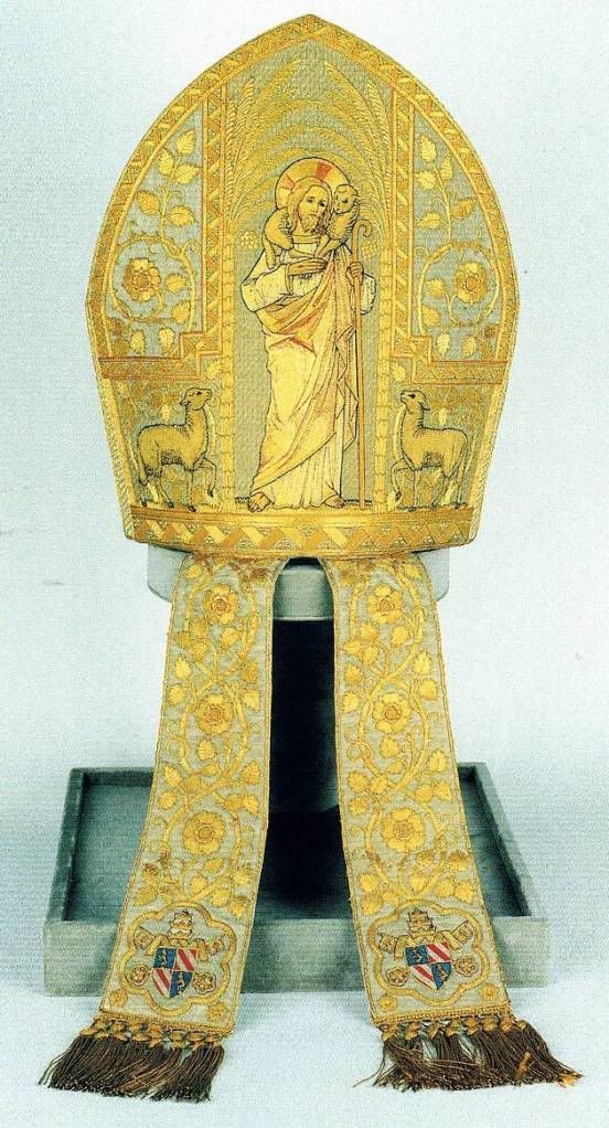 Elenco delle MITRE indossate da Papa Benedetto XVI