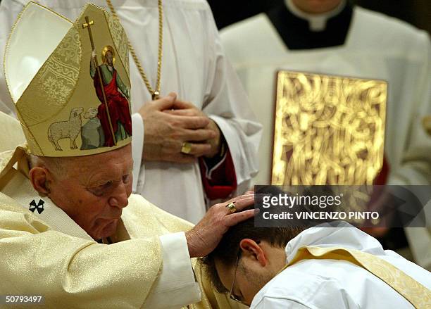 Elenco delle MITRE indossate da Papa Benedetto XVI