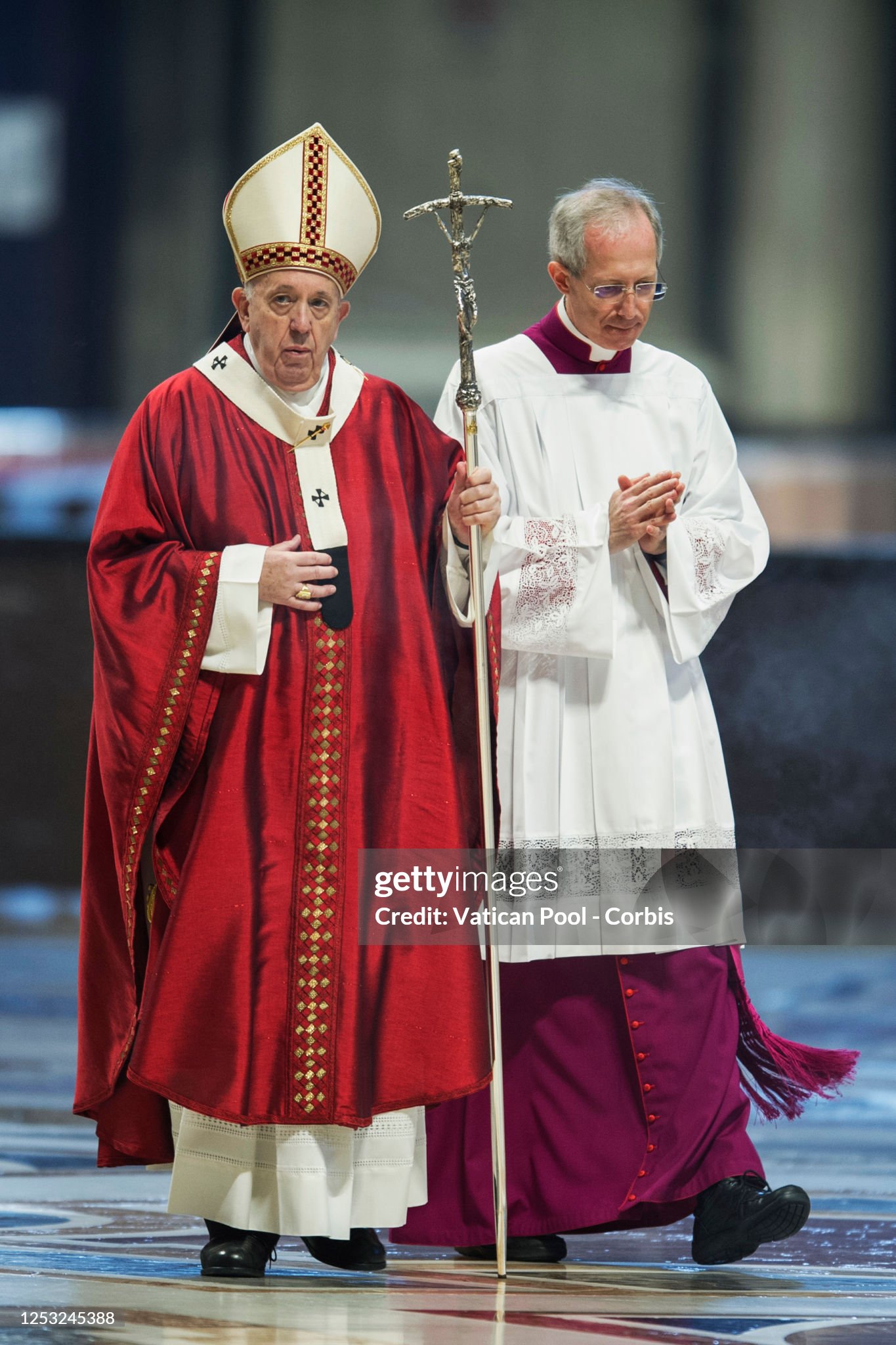 Celebrazioni Pontificie: elenco dei paramenti e dei paliotti