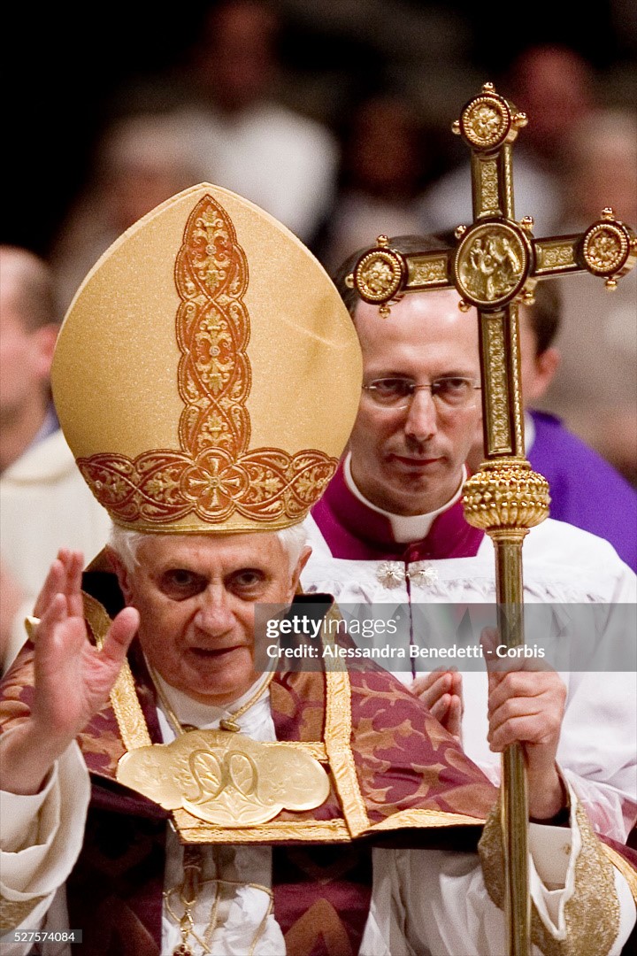 Elenco delle MITRE indossate da Papa Benedetto XVI