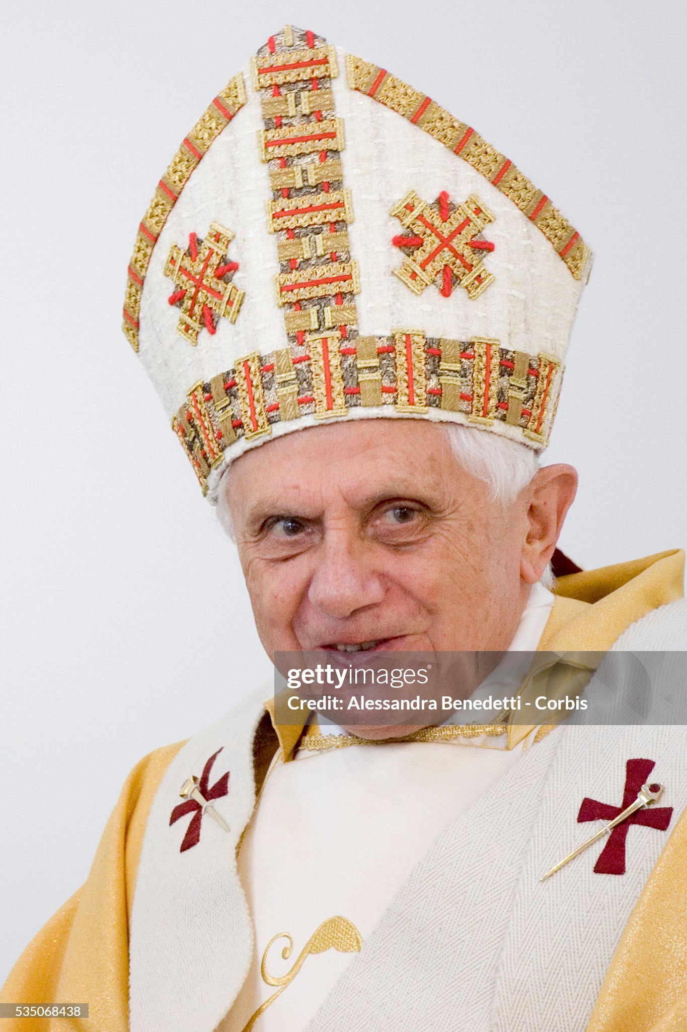 Elenco delle MITRE indossate da Papa Benedetto XVI