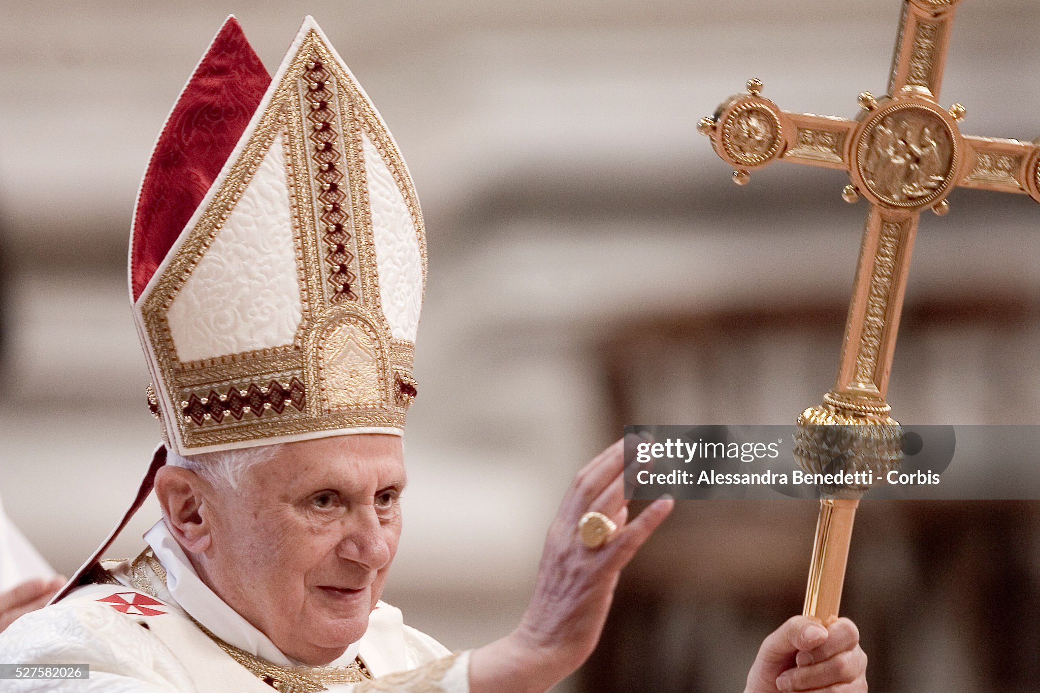 Elenco delle MITRE indossate da Papa Benedetto XVI