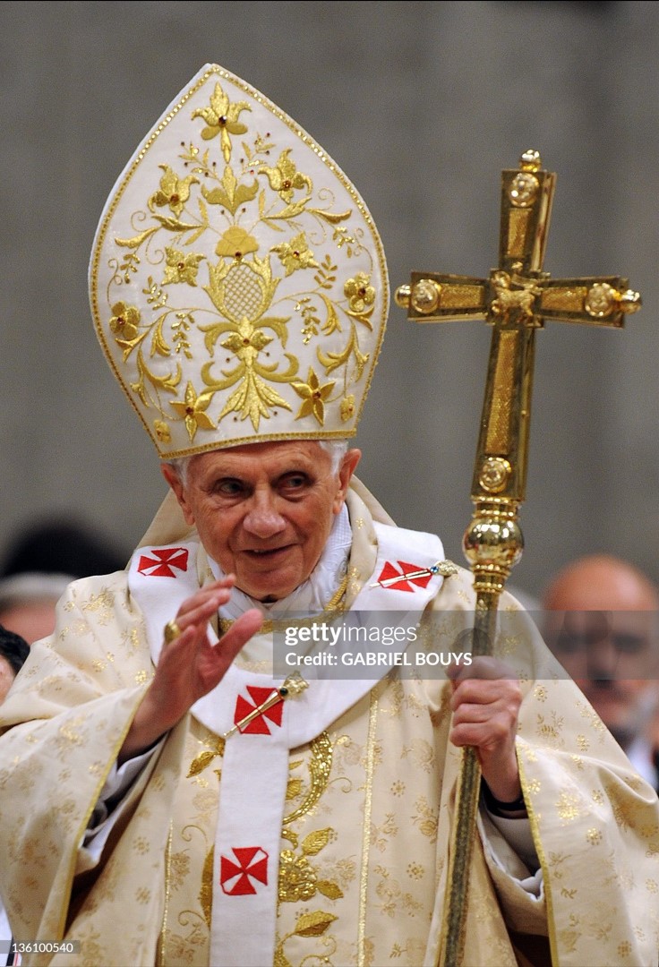 Elenco delle MITRE indossate da Papa Benedetto XVI